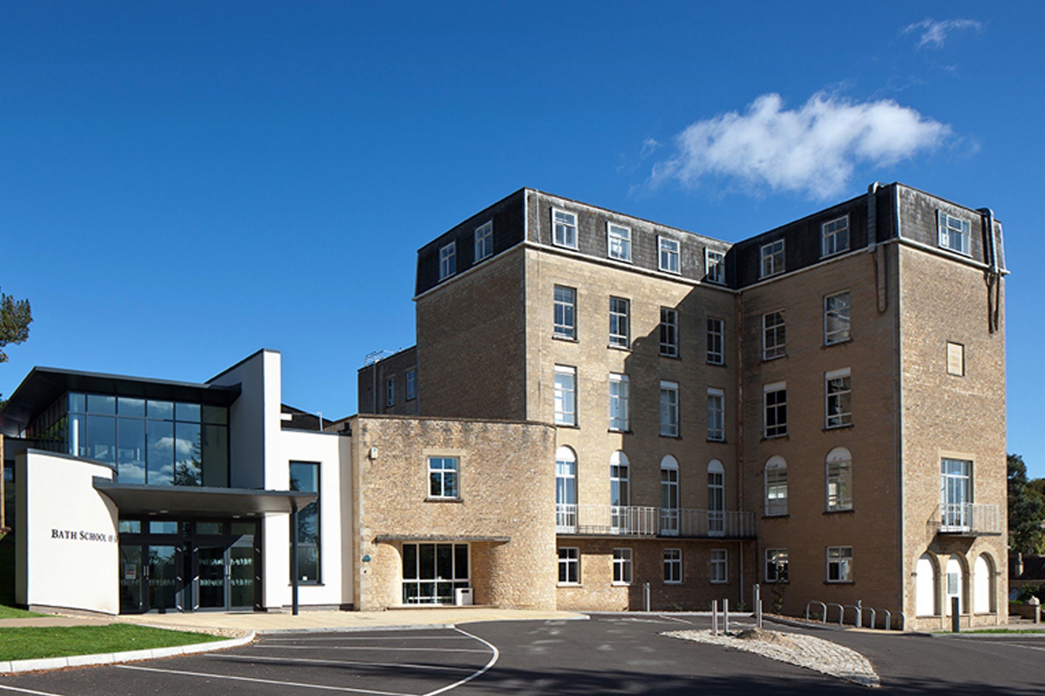 Students of collapsed drama school offered chance to complete studies ...